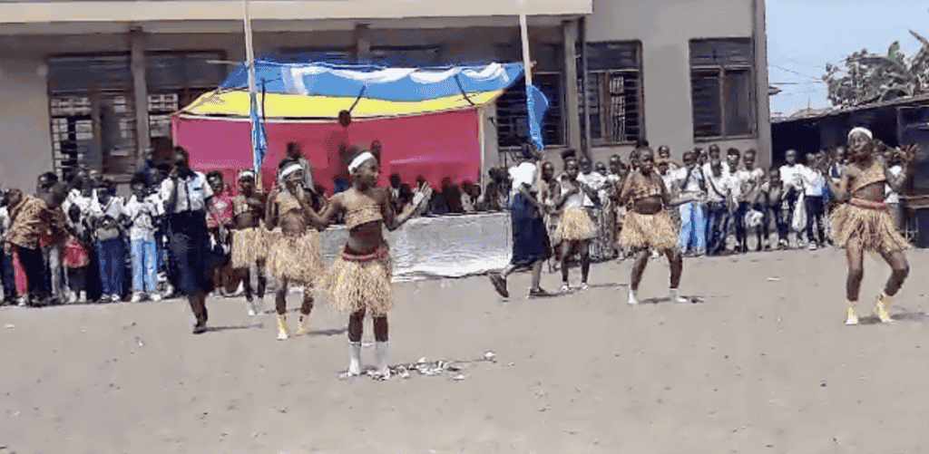 VENEZ VOIR: A cultural day at the Vedruna elementary school